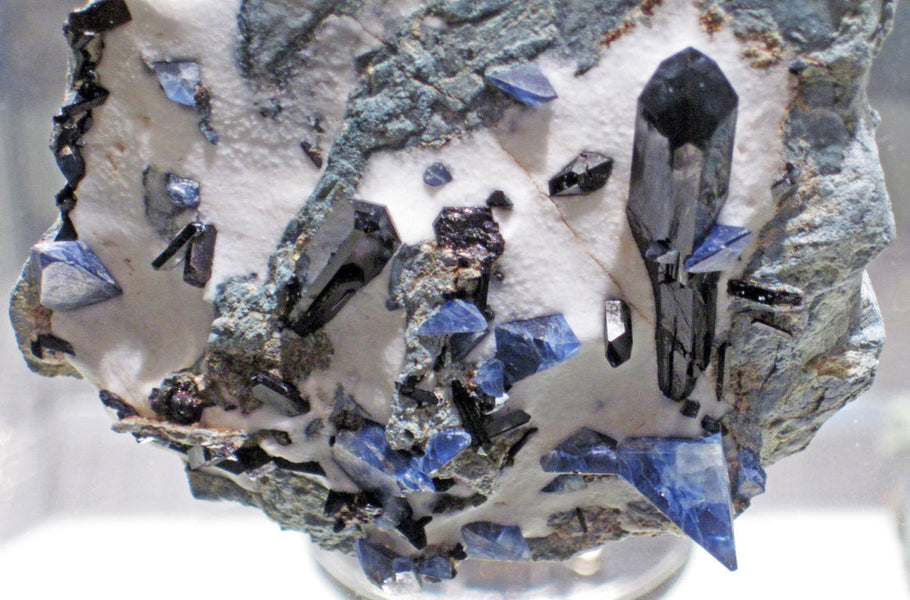 Neptunite: Complete Guide (2025) | Healing Crystals Co.